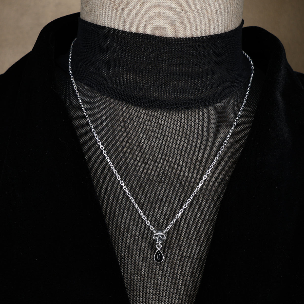 Onyx Pendant Silver Skull Necklace - Order Online – hellcatjewellery